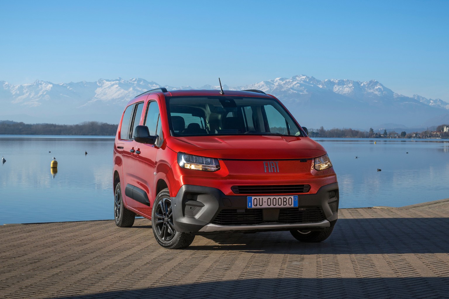 Fiat zrobił coś wbrew trendom. Nowy Qubo L nie ma hybrydy ani elektryka