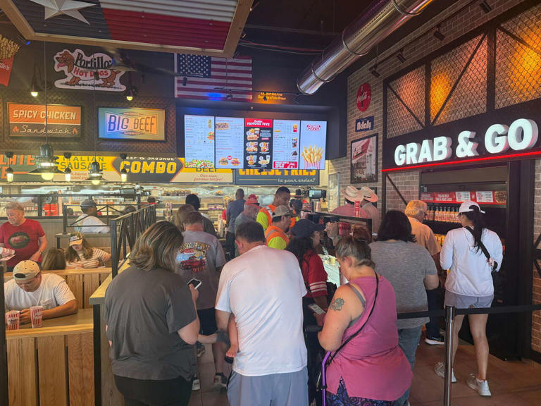 Cult-favorite hot dog chain Portillo's quietly opens first San Antonio ...