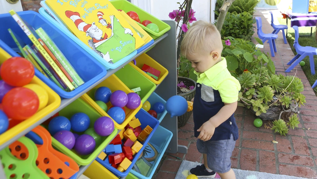 Making color learning part of daily play