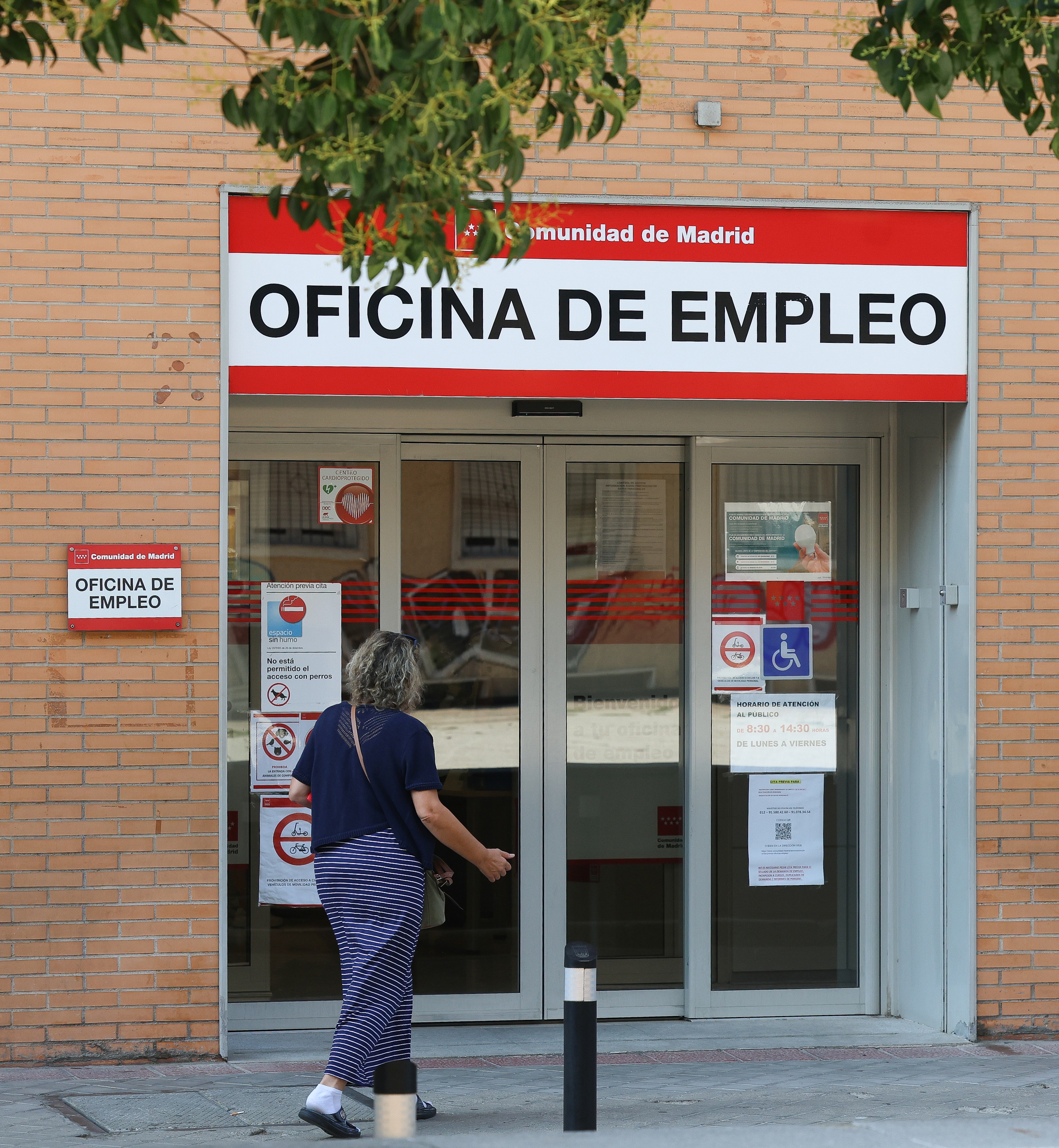 El paro cae en 36.323 personas hasta su mejor mes de mayo en 19 años