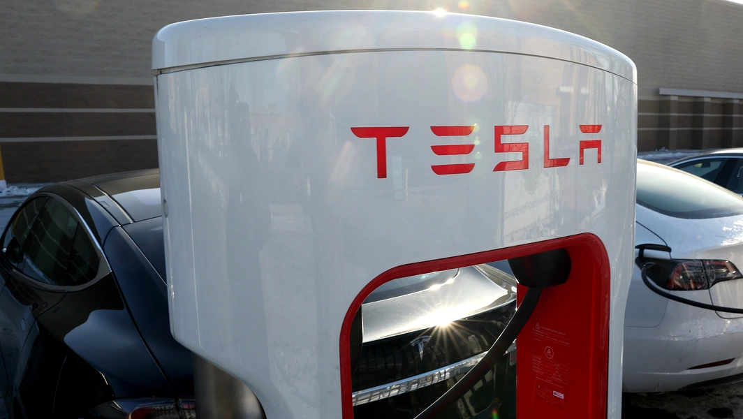 Cold weather fears still dampen Canada's EV adoption