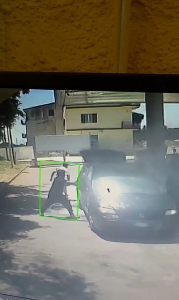 Rogo del minivan ad Amendolara, così si è salvato l’unico sopravvissuto