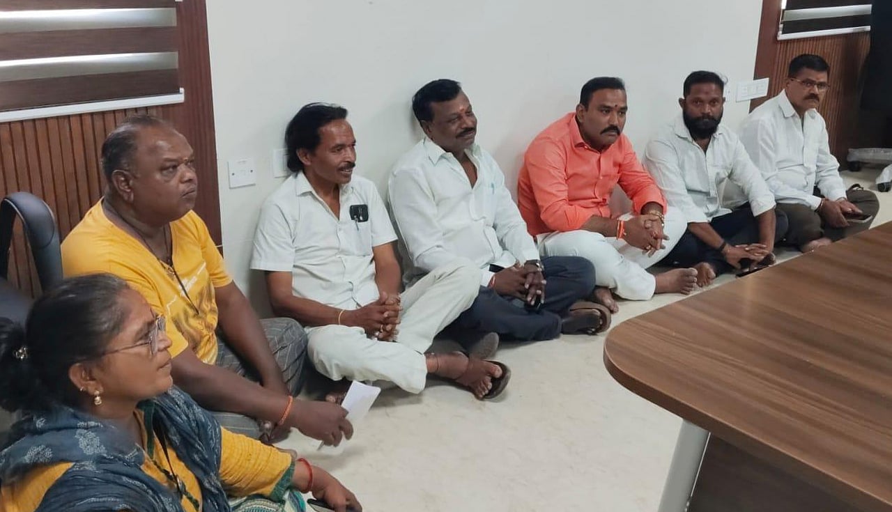 Former corporator stages sit-in at Prajavani