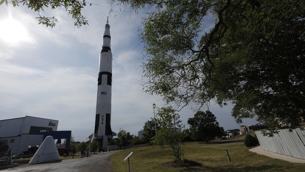 15 unique landmarks across the United States