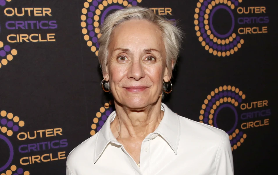 Meryl Streep hails Laurie Metcalf's 'Salesman' role as career-best
