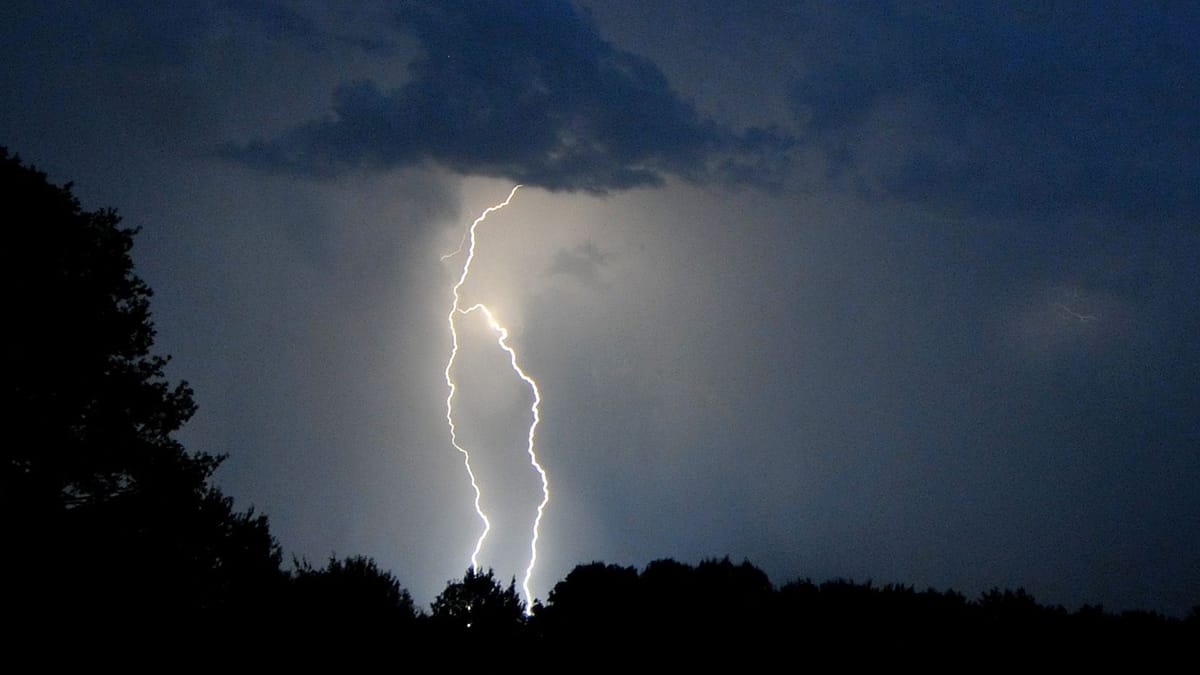Unwetter bringen um 60 Liter Regen – Sturm in Düsseldorf und NRW