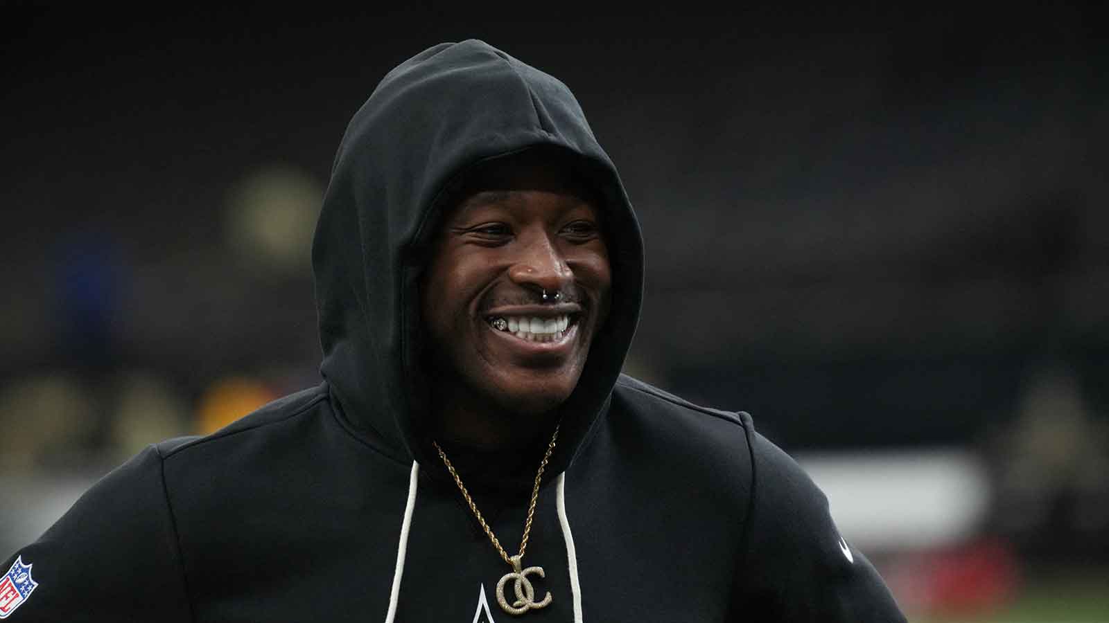 Alvin Kamara’s agent drops 2026 plan after Saints’ Travis Etienne signing
