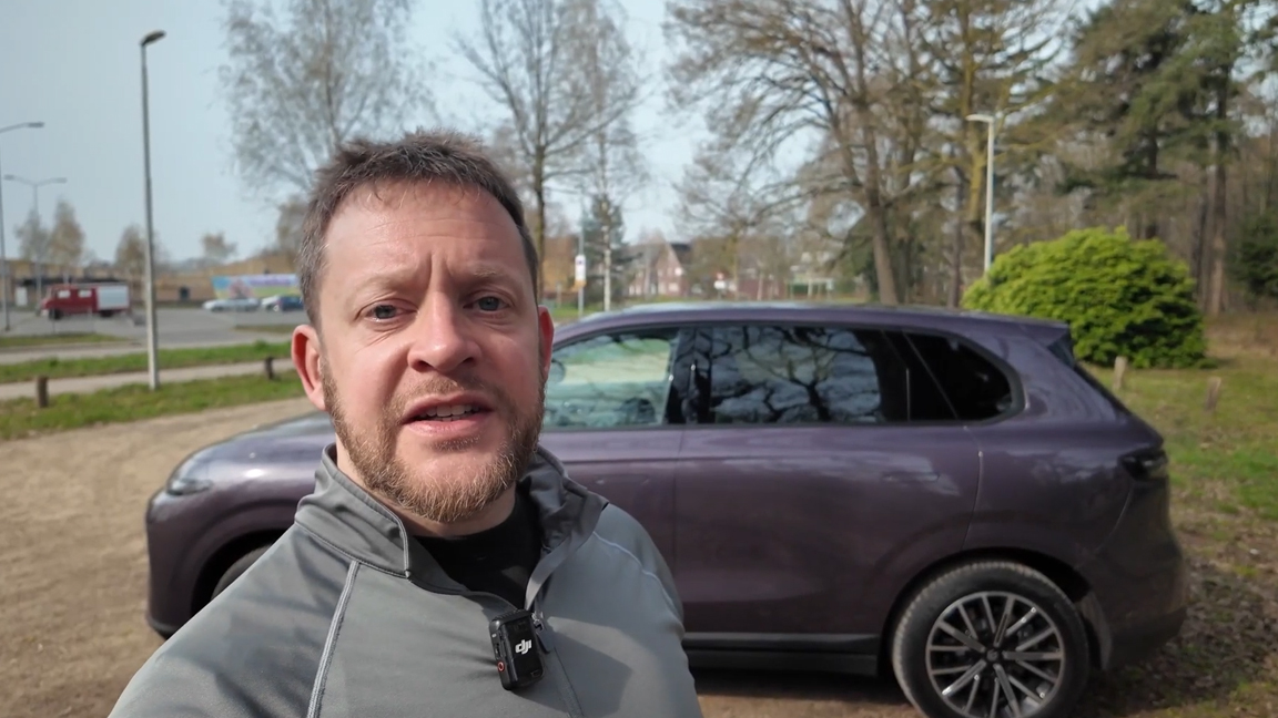 The family SUV that drives like an EV but travels like a hybrid