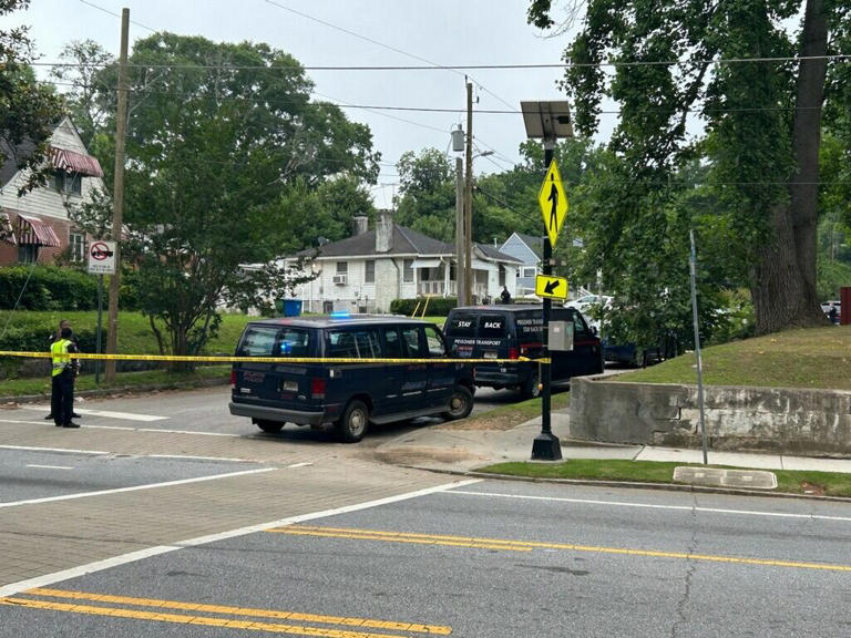 Man shot, killed at southwest Atlanta home, police say