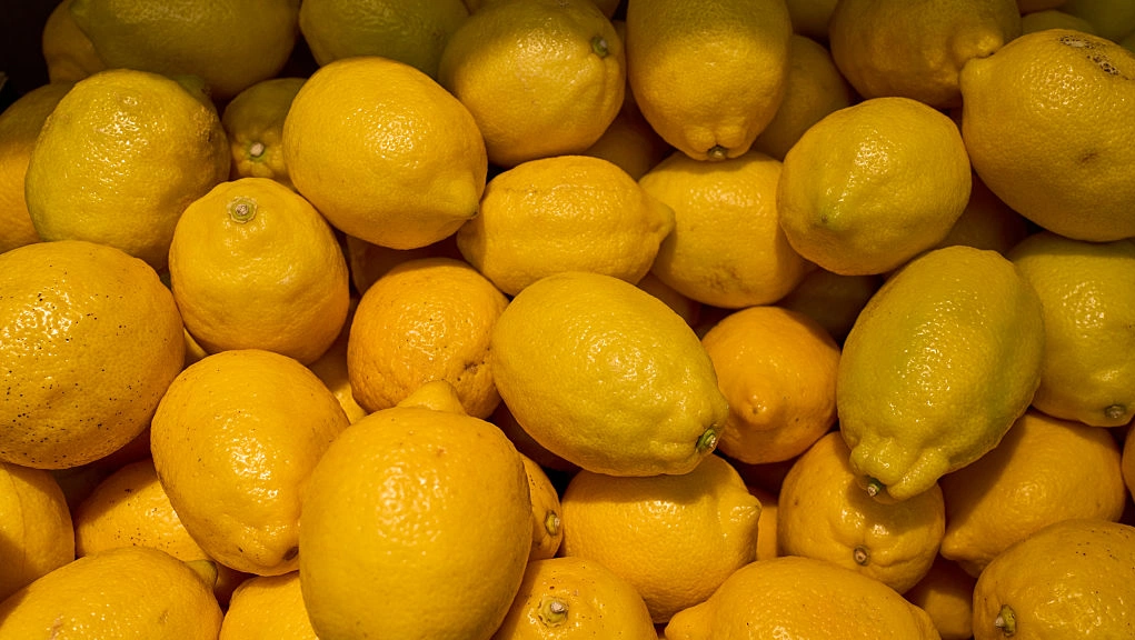 Lemons: Nutrition, health benefits, and potential risks