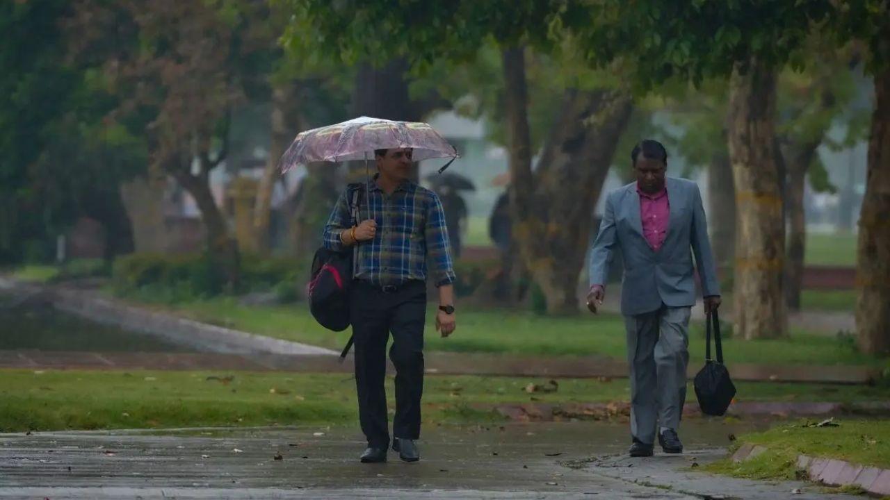 Delhi: IMD issues yellow alert for rain, thunderstorms and gusty winds