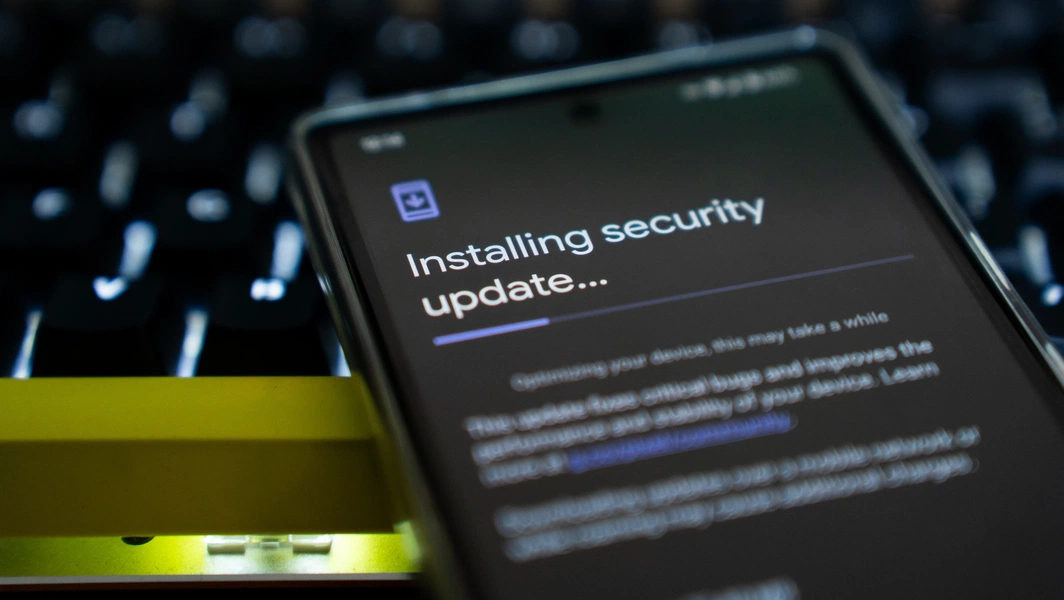 Common smartphone habits that harm security and performance