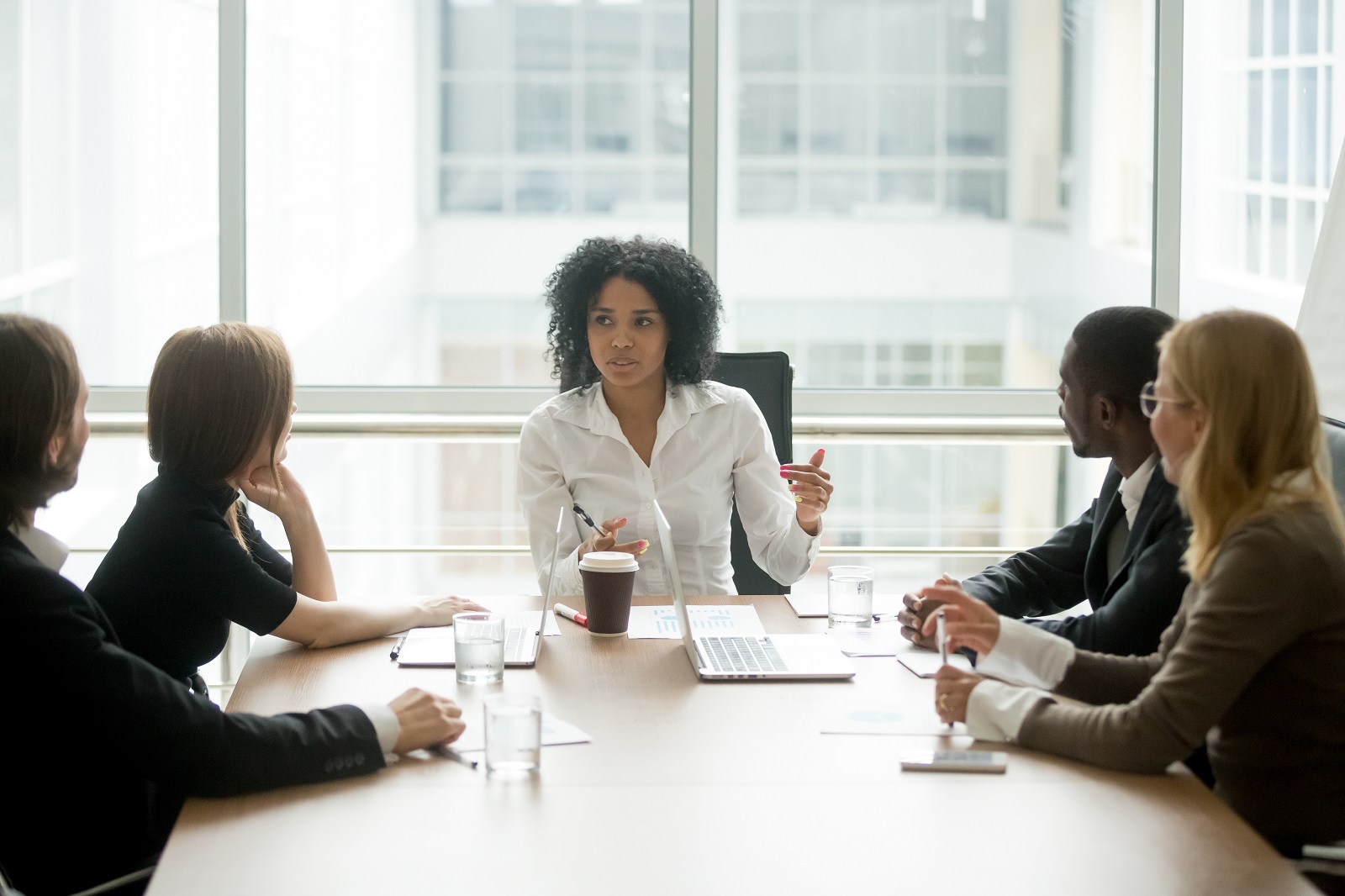 Parité en entreprise : une avancée législative, mais un plafond de ...