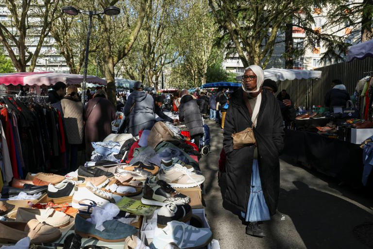 In France's poor, diverse suburbs, Melenchon's hard left charts a path ...