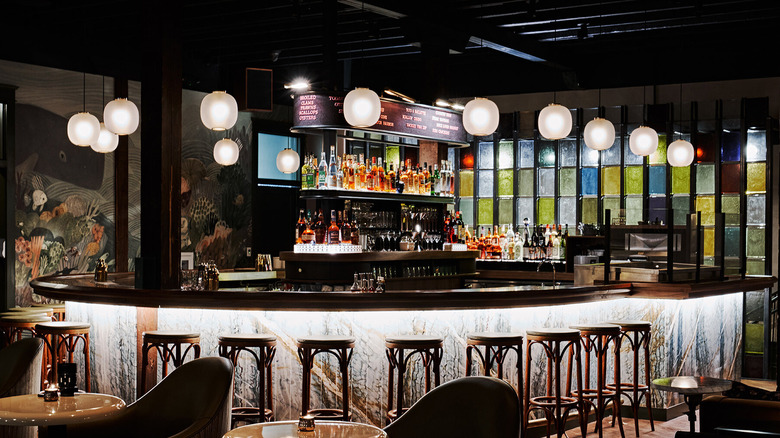 10 spots in Nashville for the best happy hour cocktails