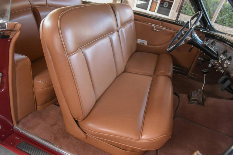 1954 Comète: A French Ford in an Italian suit