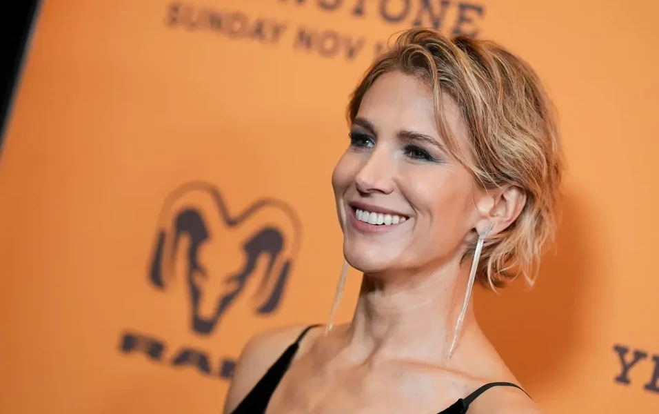 Jen Landon stuns off-screen with style and candor