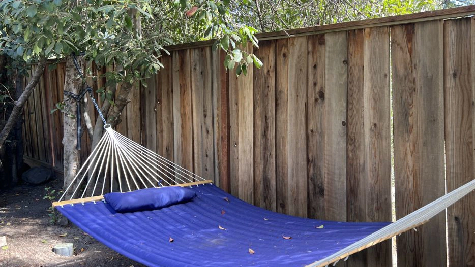 15 creative yard projects for beauty and function