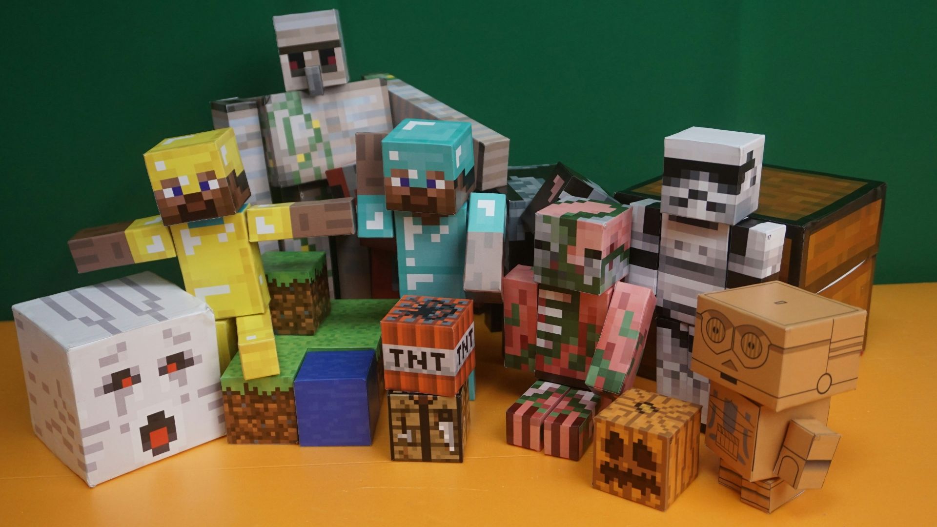 10 Minecraft mobs we could handle & 10 that would end us immediately