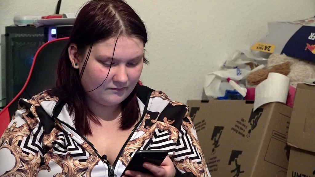„Hartz und herzlich“ Rostock: Hass im Netz trifft Lena mitten ins Herz
