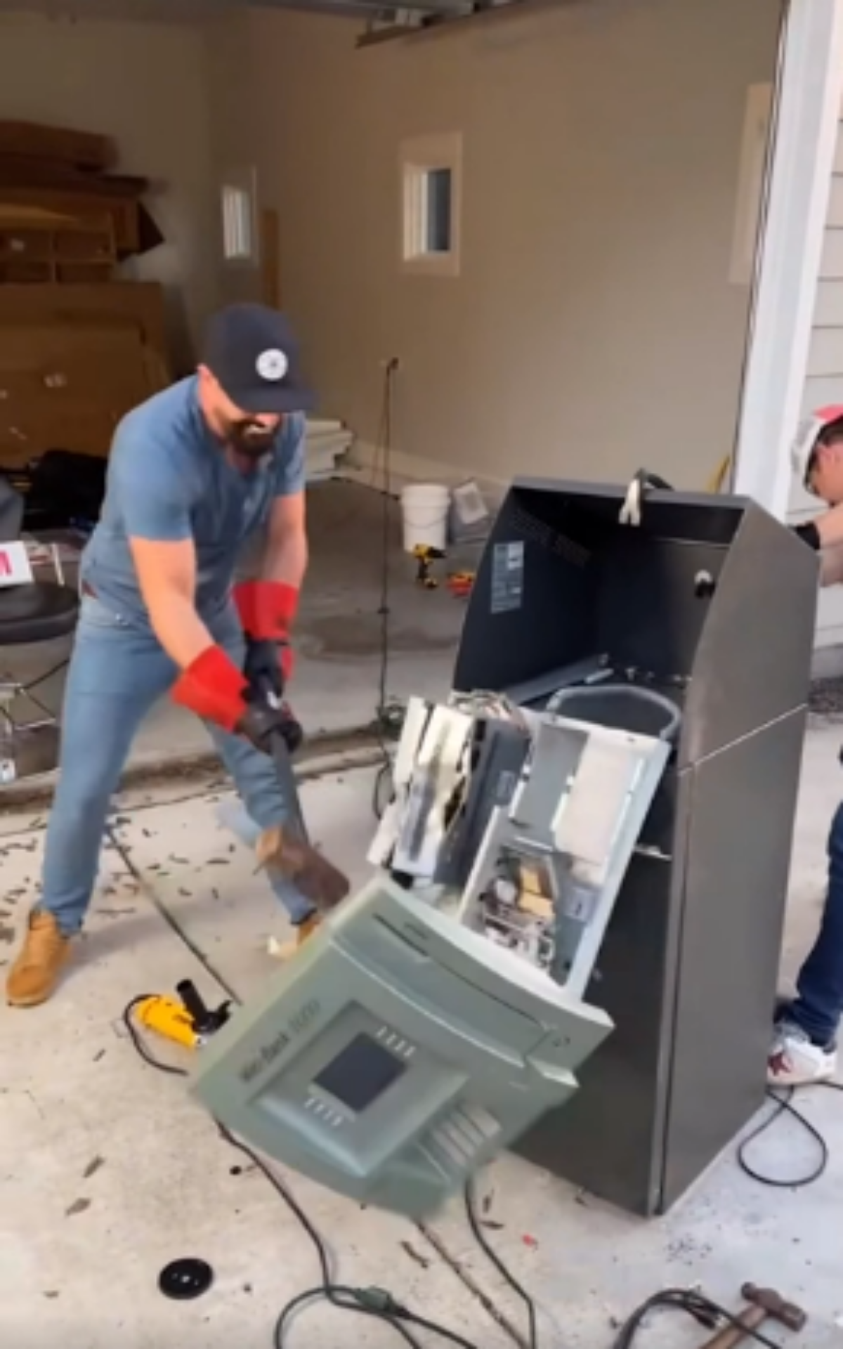We bought an ATM and discovered what was left inside