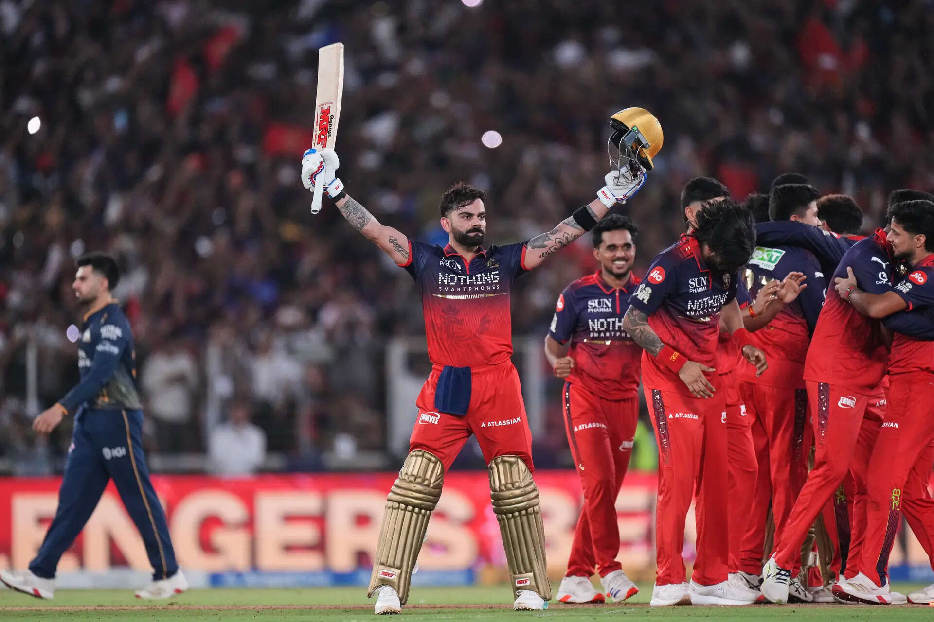 RCB on the ground, ₹2.1 lakh bill & 6,200 orders a minute on the app ...
