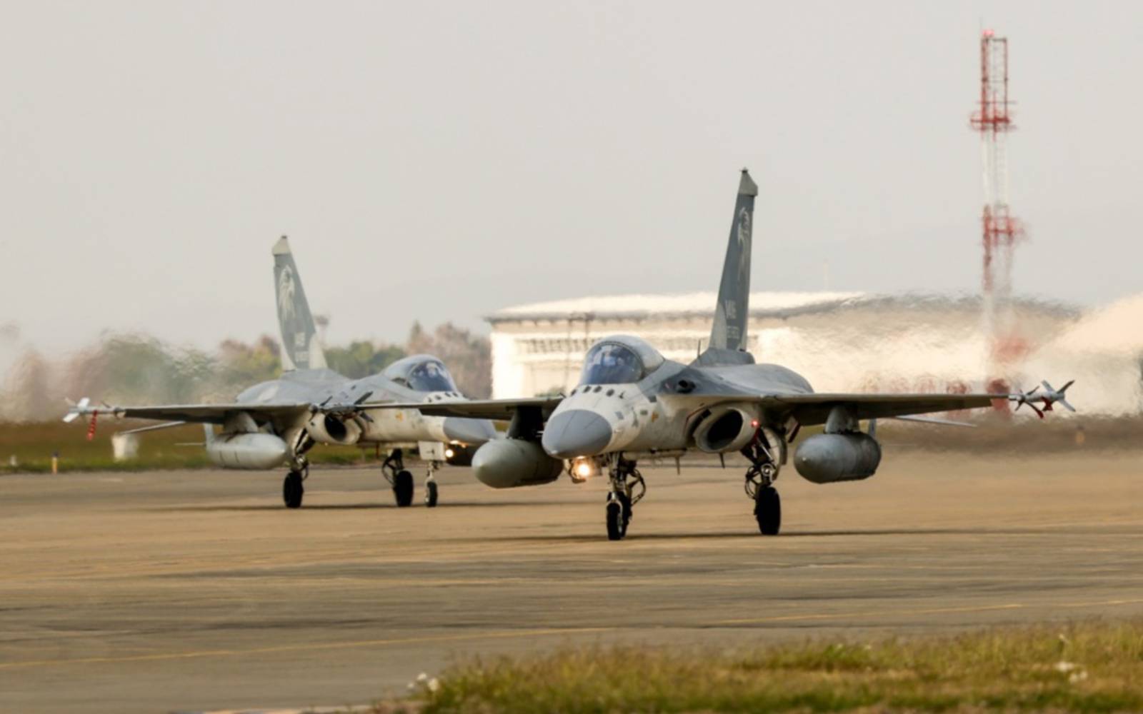 Taiwan says 2 dead in military training plane crash