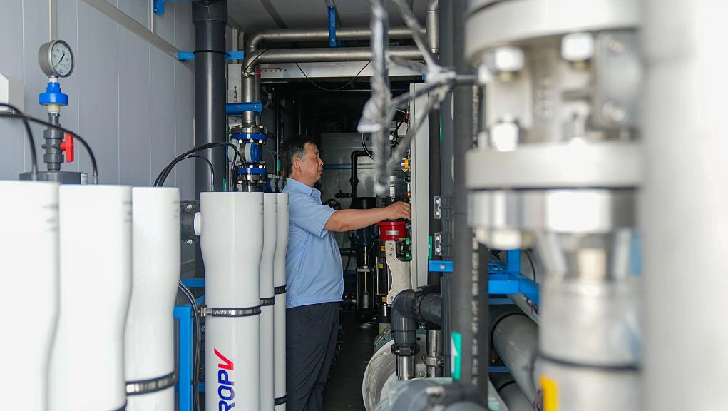 Environmental and energy costs of desalination