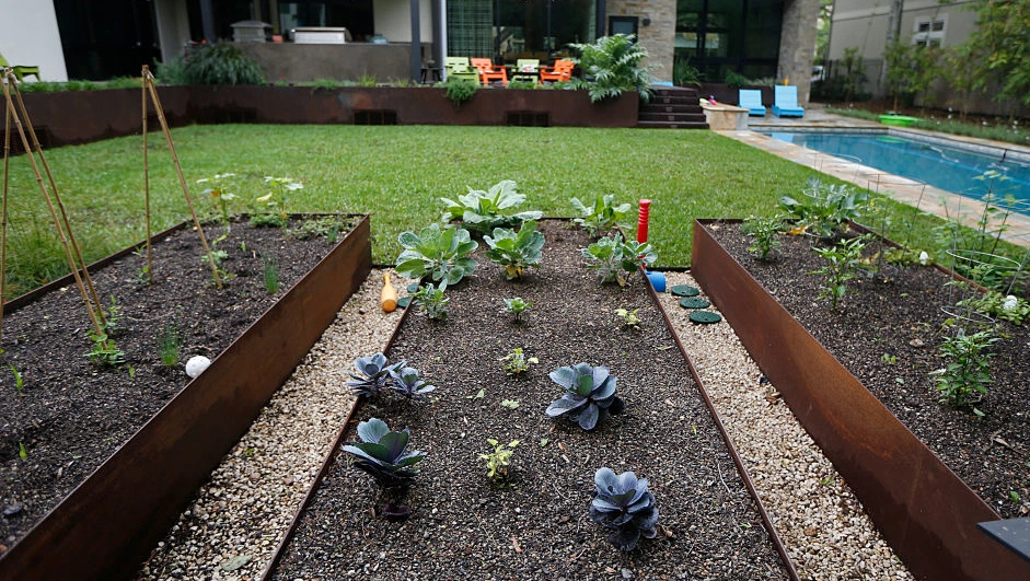 15 creative yard projects for beauty and function
