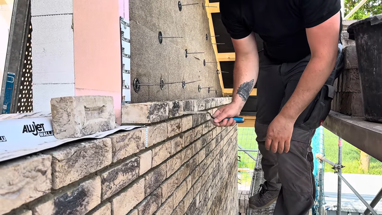 Klinker für Klinker – so entsteht eine Hausfassade