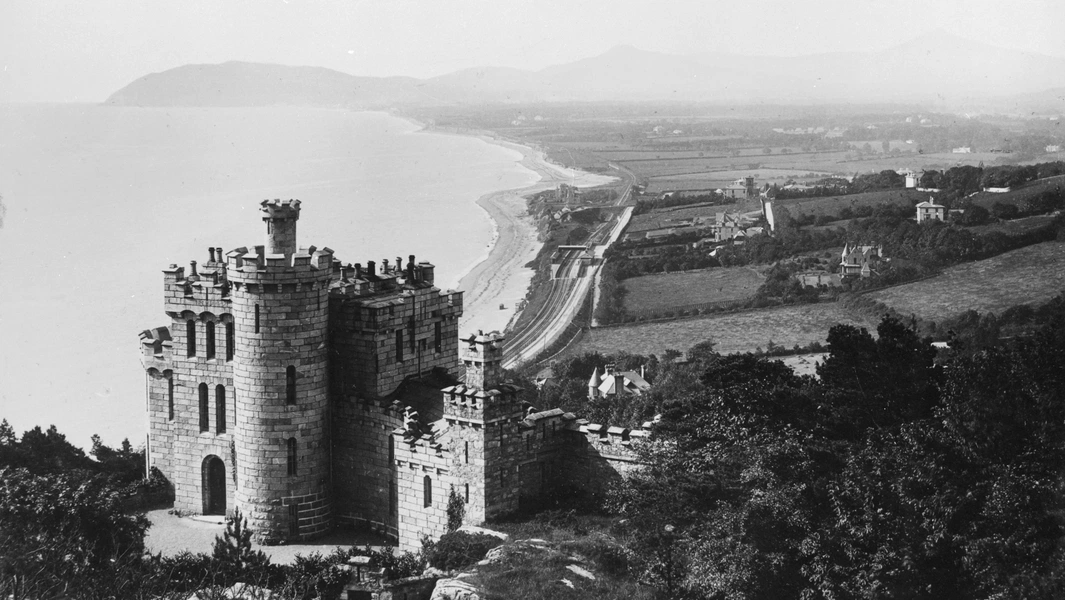 8 celebrities who own stunning castles
