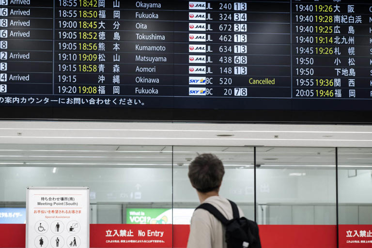 Tropical storm Jangmi injures 9 in Japan, thousands without power