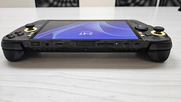 Asus teases a ROG Xbox Ally handheld built with OLED screen, AR glasses