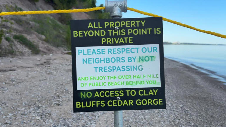 Lake Michigan beach access; Lion's Den Gorge hikers blocked