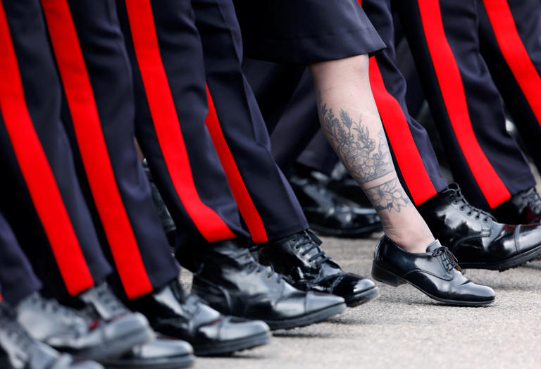 People are calling out the male fashion trends that need to end right now