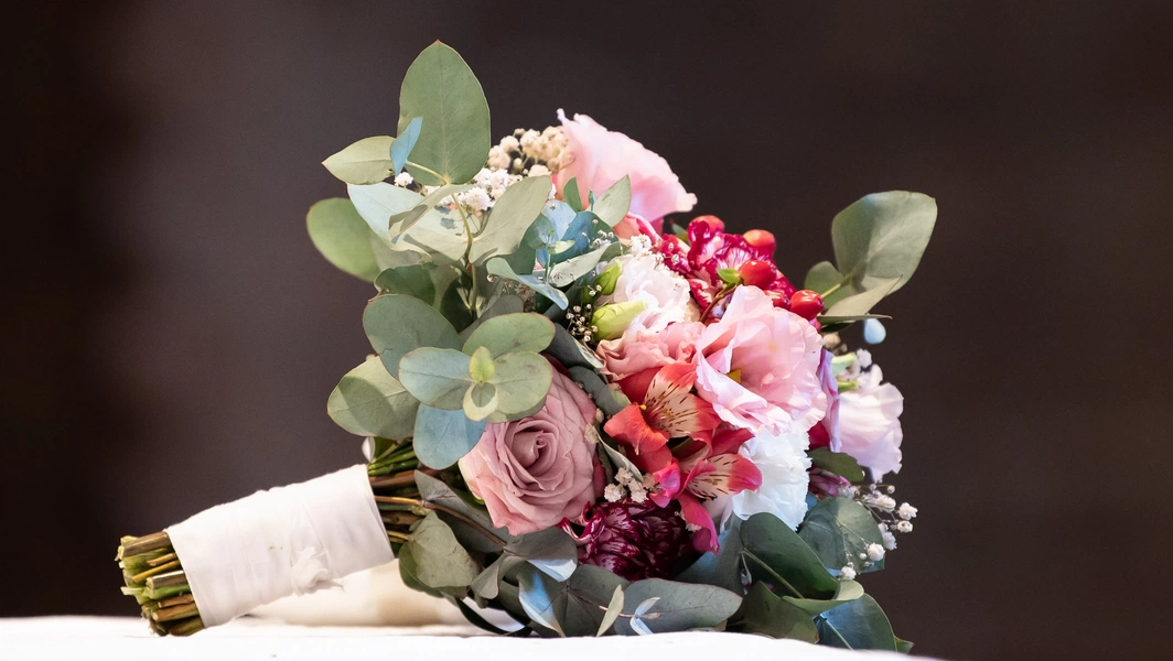 6 wedding color trends to avoid and embrace