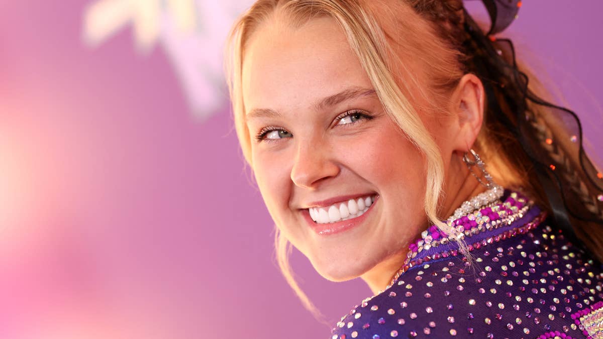 JoJo Siwa shares health update after golf cart accident and eye infection