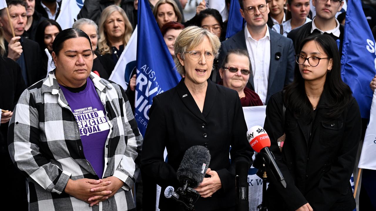 Minimum wage tops $1000 a week, stoking inflation fears