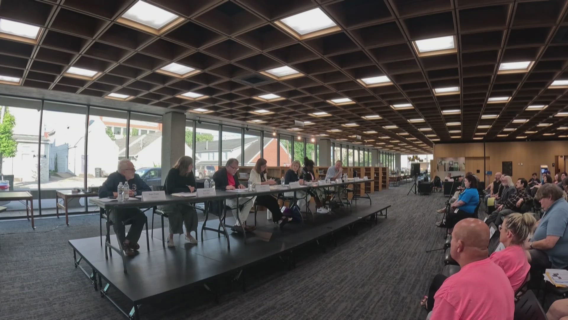 Floyd Co. library board votes for no timeline on pantry closure