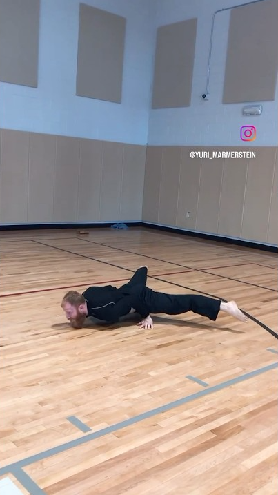 90° push-up demo: Master control, strength & perfect technique in one move