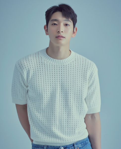 Jung Jin-woon, three-in-one (vocals·composition·photography) for 2AM’s ...