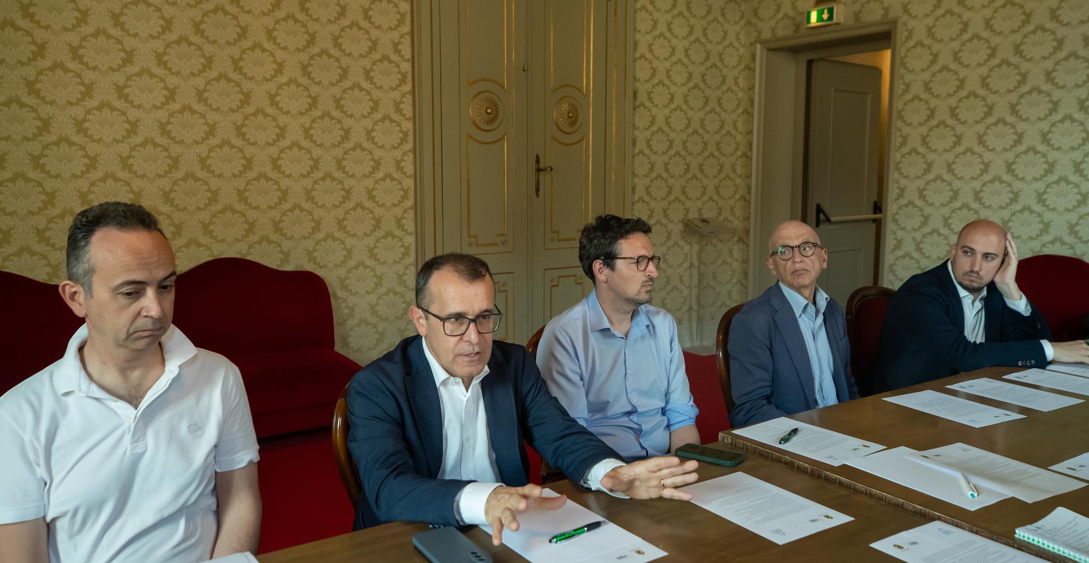 Rocca Brancaleone. Pericolanti 40 sedie. Il sindaco furioso: "È ...