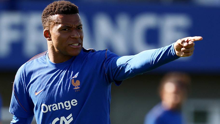 Kylian Mbappe is urging Real Madrid to sign one of his talented buddies
