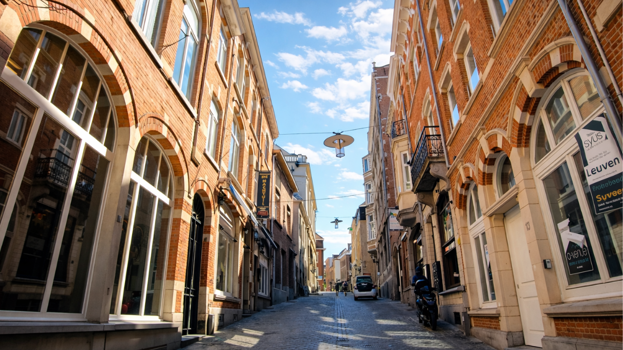 Udforsk Leuvens historiske gader og arkitektur (4K)