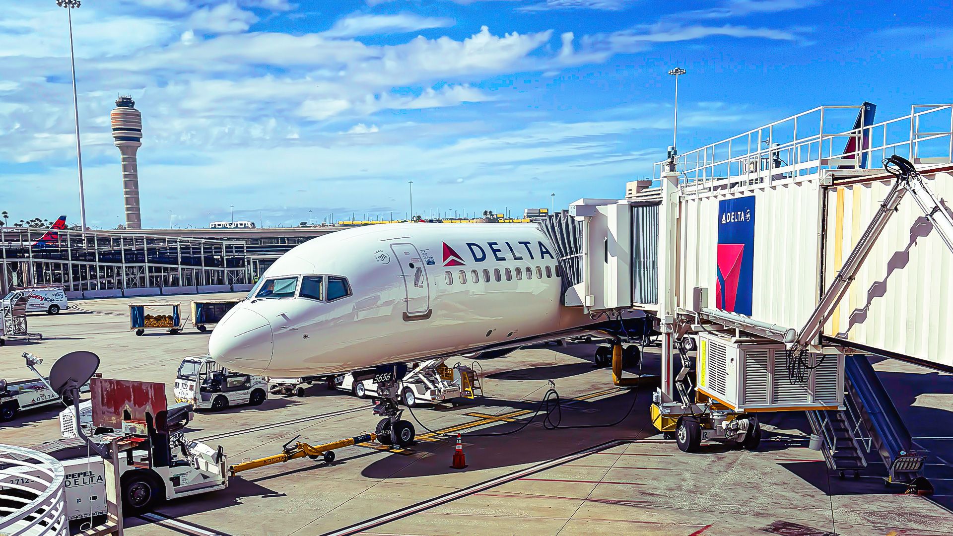 Left for first: Why does the Boeing 757 board from mid-cabin?