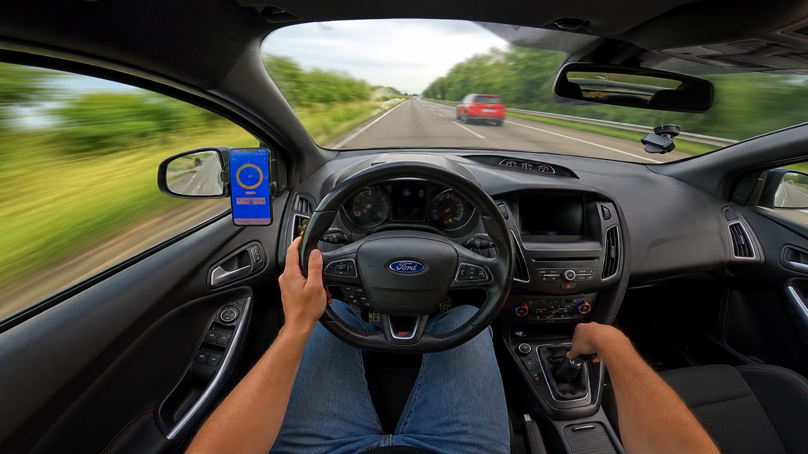 Ford Focus ST goes flat out on the Autobahn