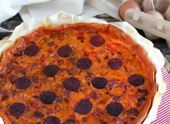 Chorizo and bell pepper quiche