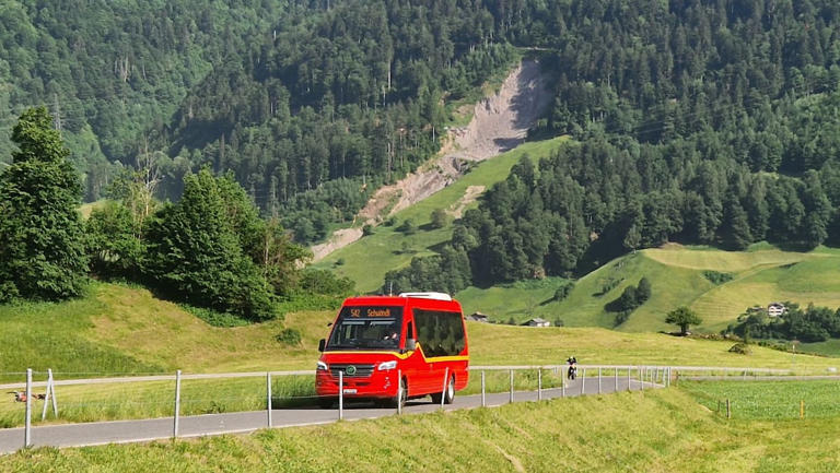 ÖV-Panne in Glarus: Neue E-Busse kommen den Berg nicht hoch