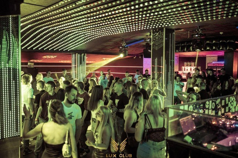 Dyskoteka w Lux Clubie w Brzozowej. Kamikaze party w sobotę, 6 czerwca