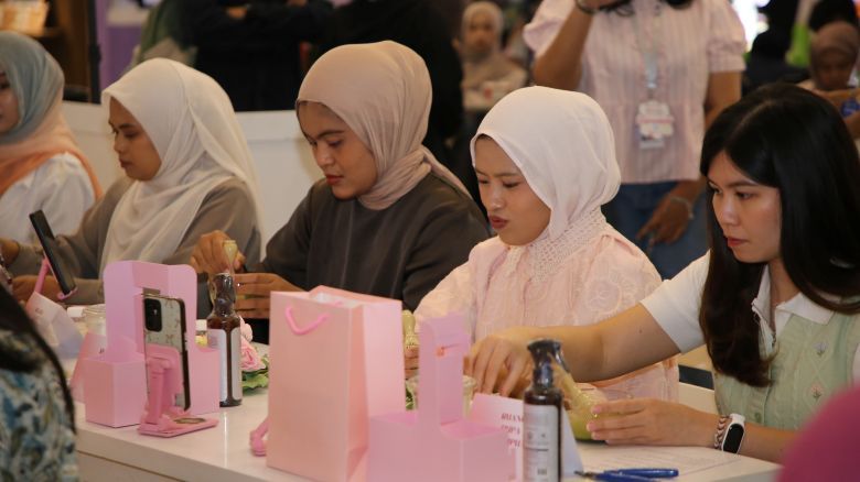 Ghea Indrawari hingga workshop personal color, hari terakhir Indonesia ...